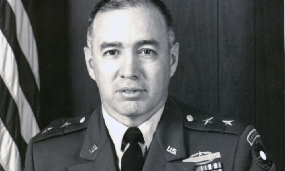 Richard E. Cavazos: America's First Latino Four-Star General - LatinTRENDS